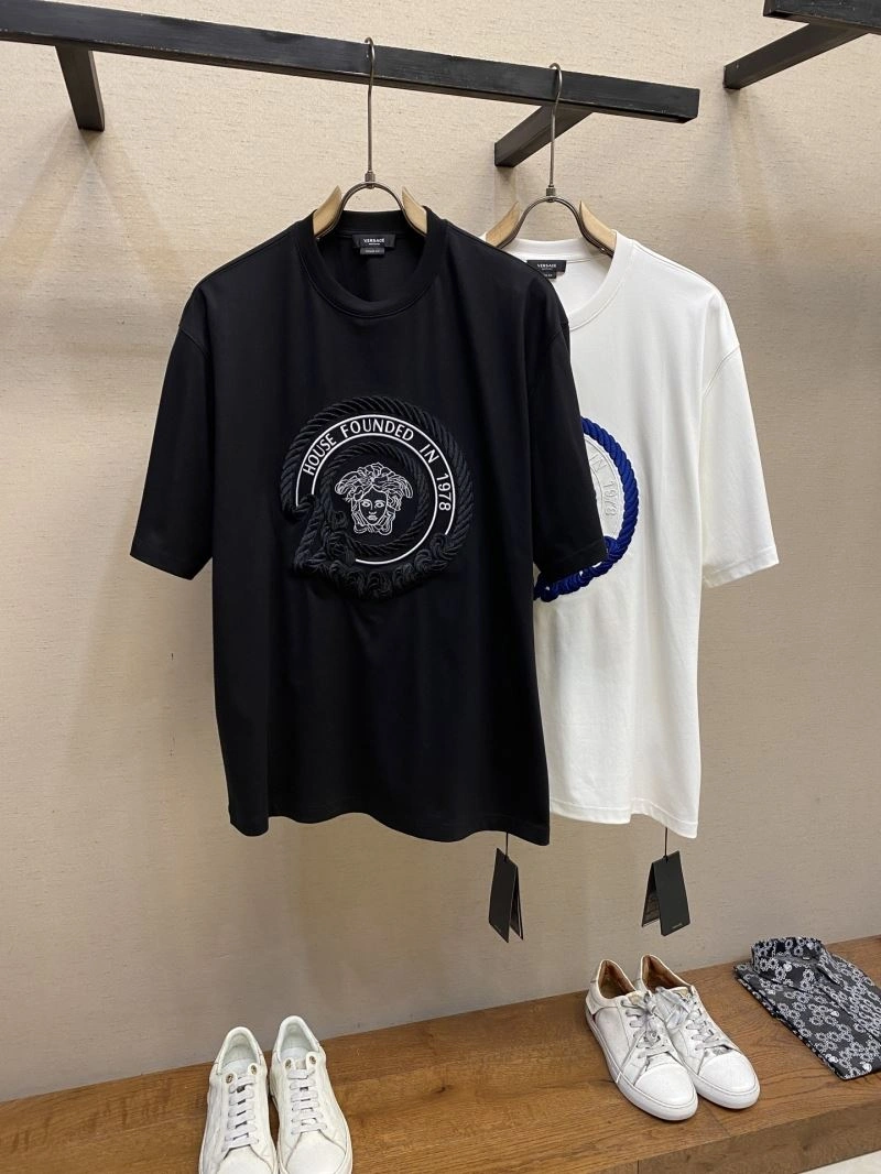 Bargain Versace T-Shirts