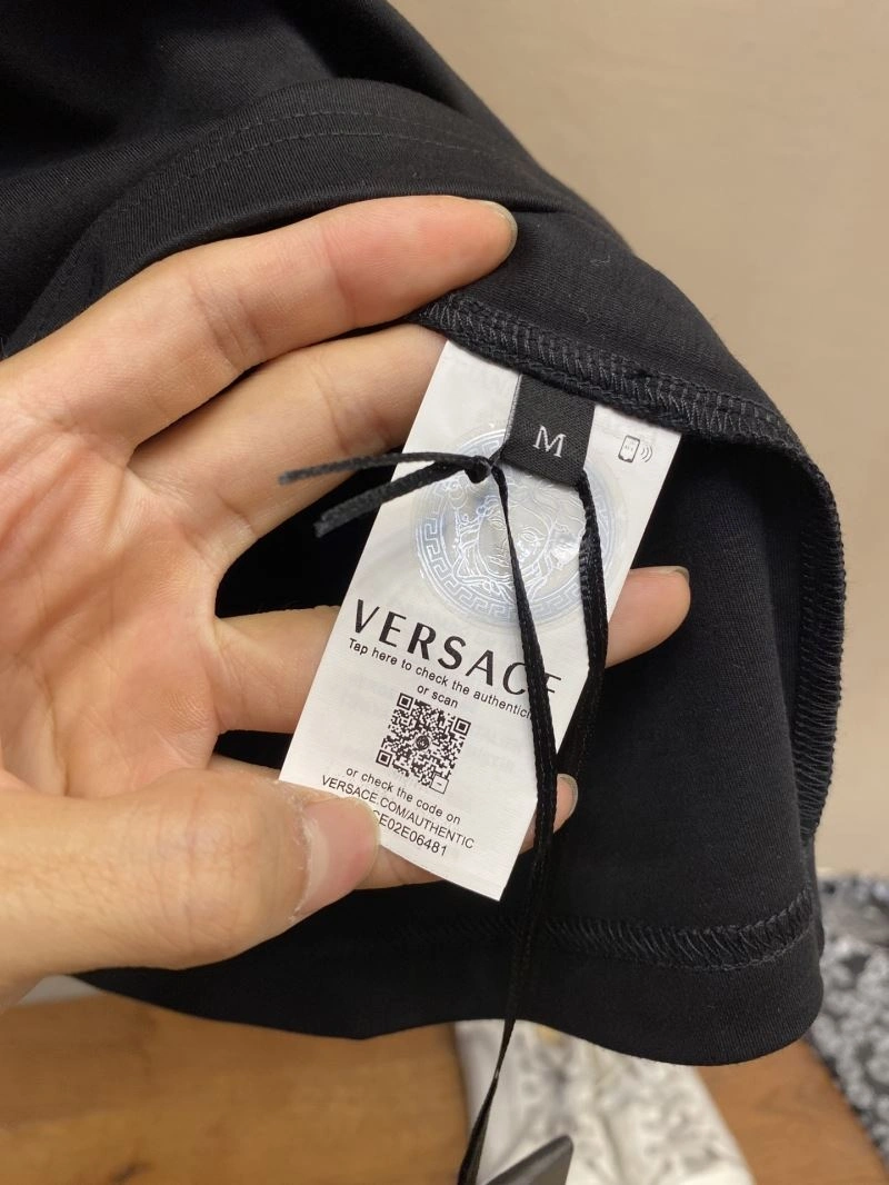 Bargain Versace T-Shirts