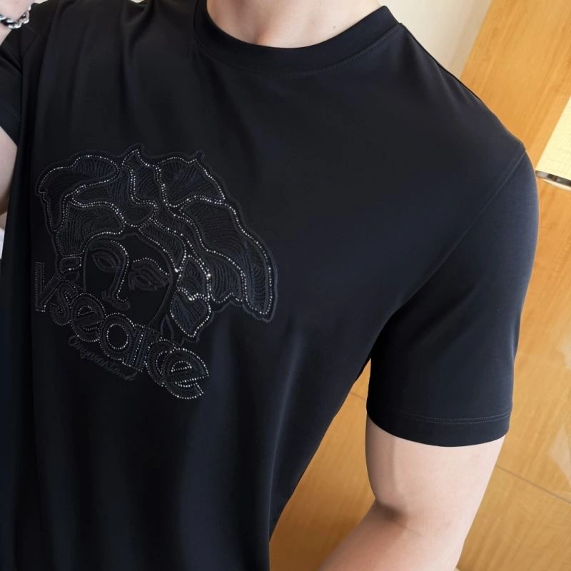 Bargain Versace T-Shirts