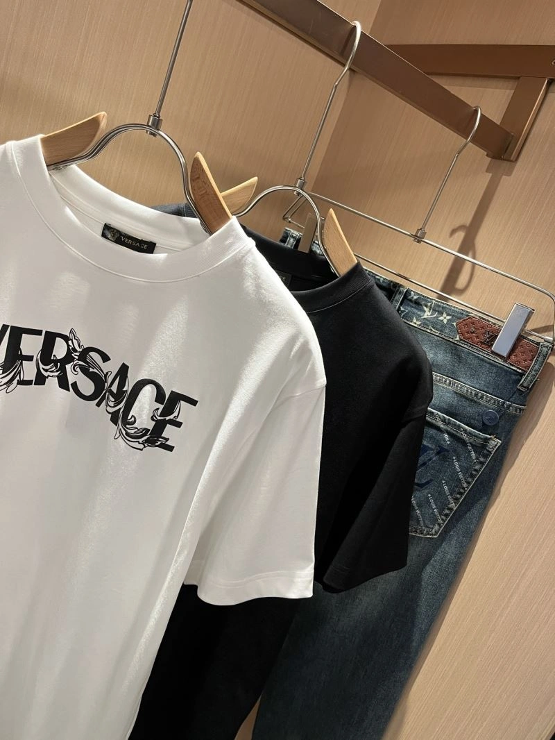 Exact replica Versace T-Shirts