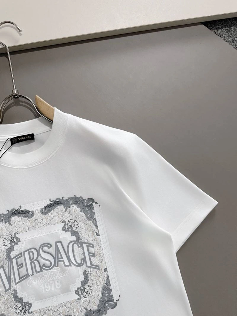 Bargain Versace T-Shirts