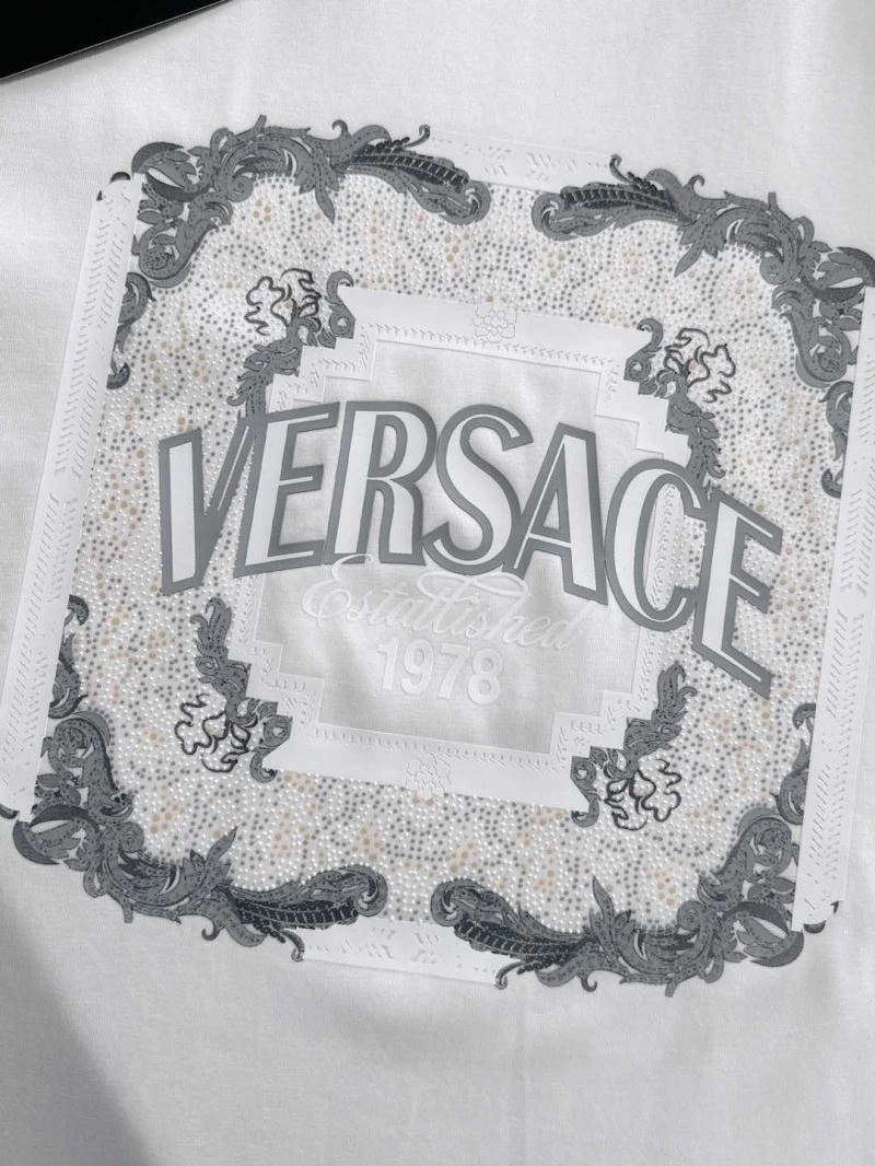 Bargain Versace T-Shirts