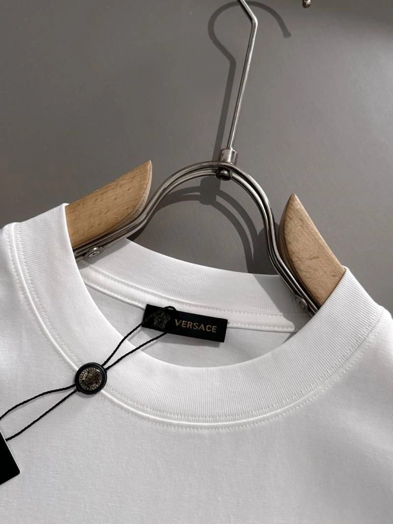 Bargain Versace T-Shirts