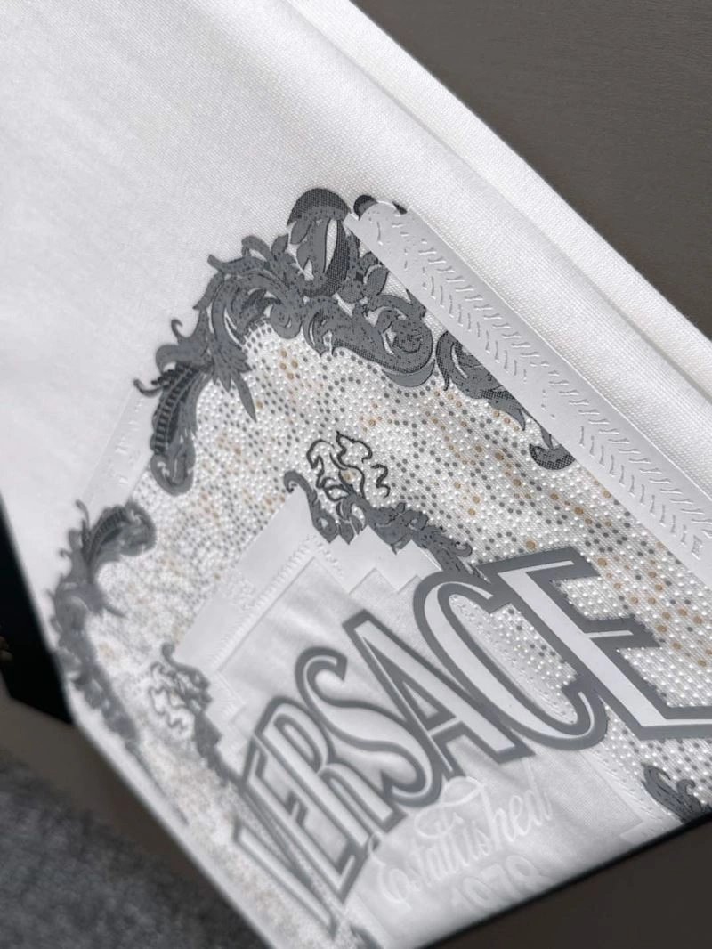 Bargain Versace T-Shirts