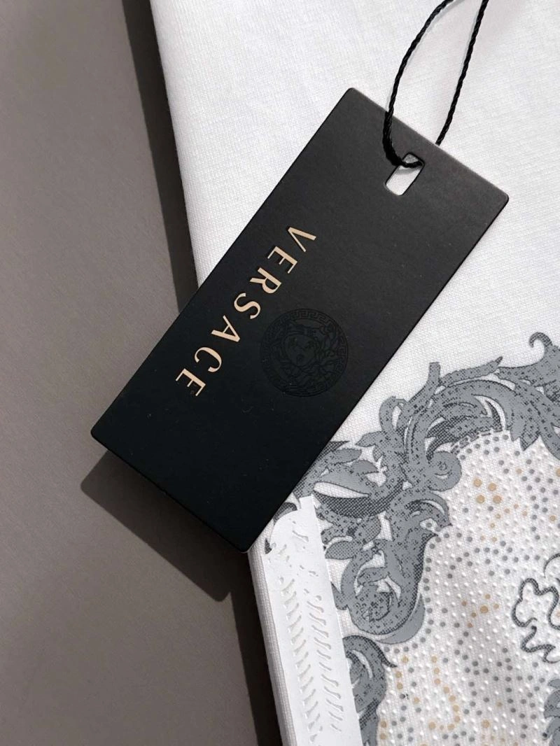 Bargain Versace T-Shirts