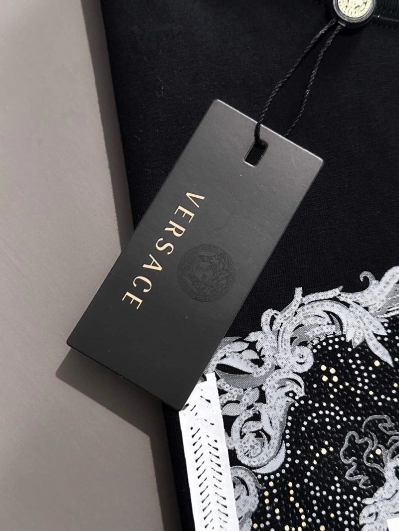Cut-rate Versace T-Shirts