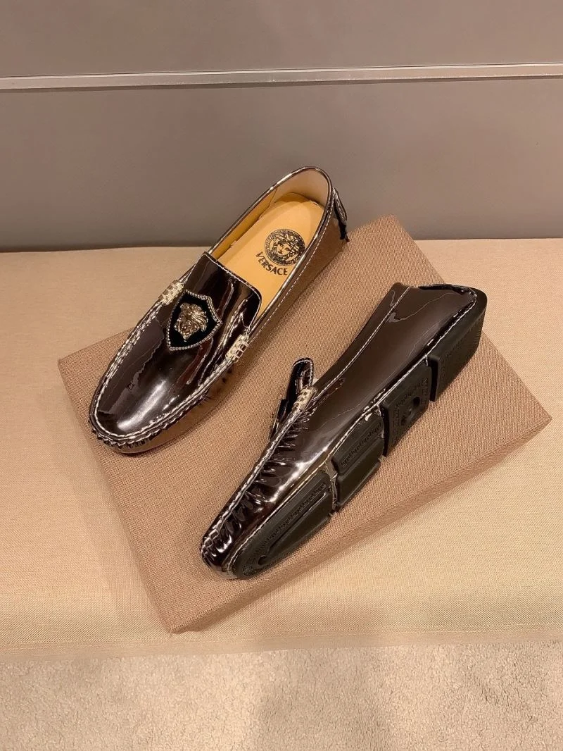Top mirror Versace Tods Shoes