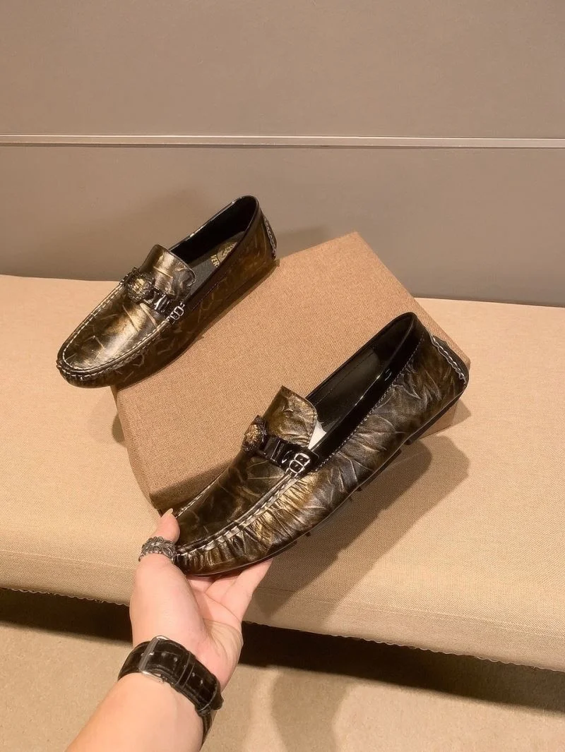 Top mirror Versace Tods Shoes
