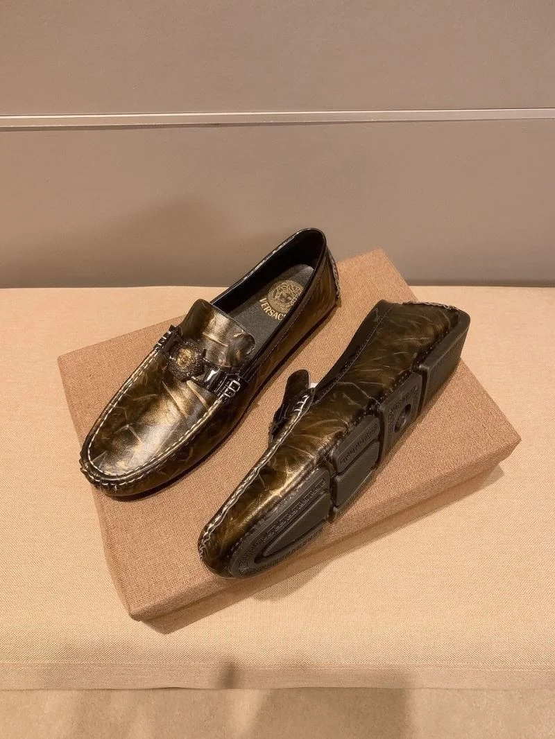 Top mirror Versace Tods Shoes