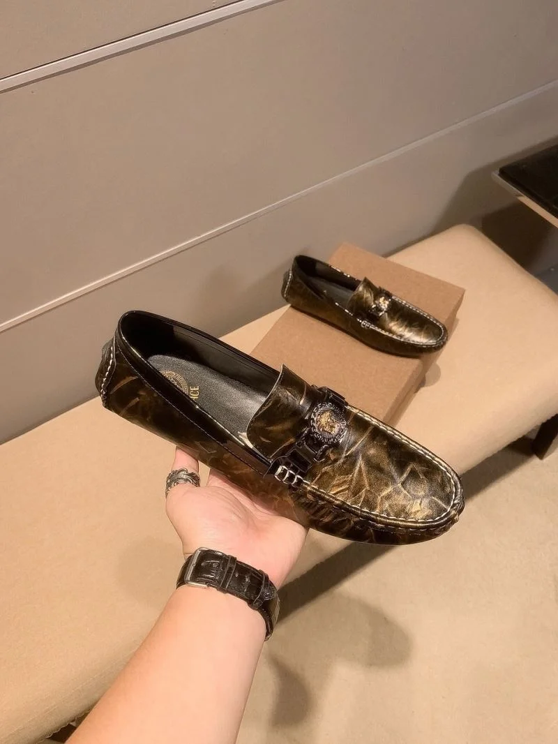 Top mirror Versace Tods Shoes