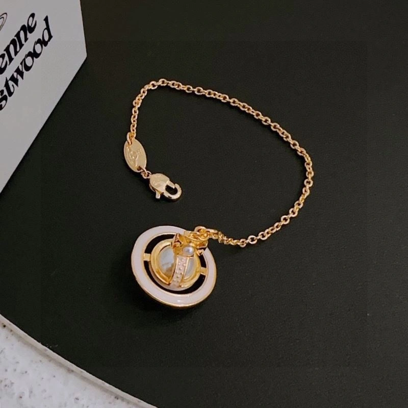 Low-cost Vivienne Westwood Bracelets