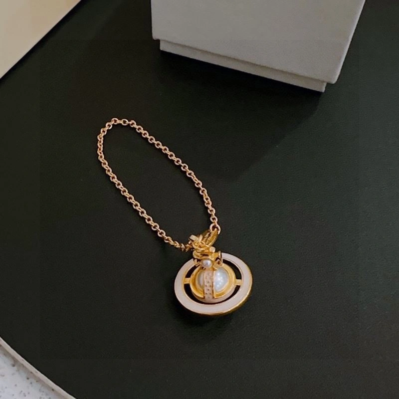 Low-cost Vivienne Westwood Bracelets