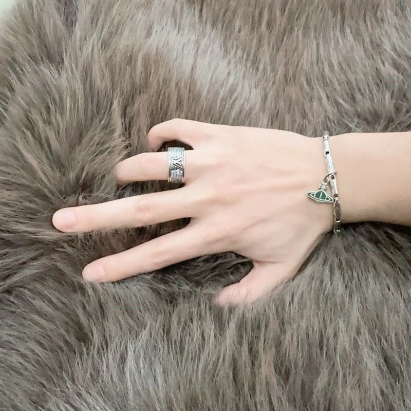 Low-cost Vivienne Westwood Bracelets