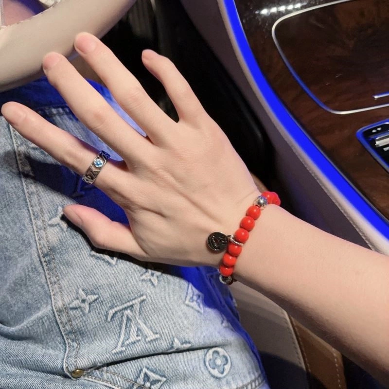 Low-cost Vivienne Westwood Bracelets