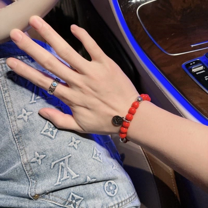 Low-cost Vivienne Westwood Bracelets