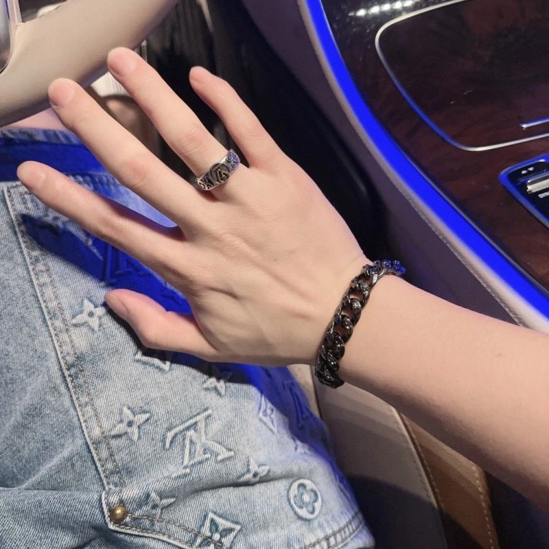 1:1 copy Vivienne Westwood Bracelets