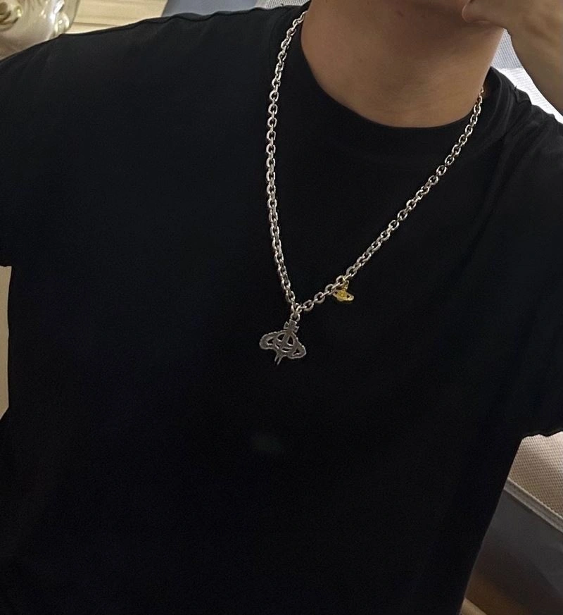 Bargain Vivienne Westwood Necklaces