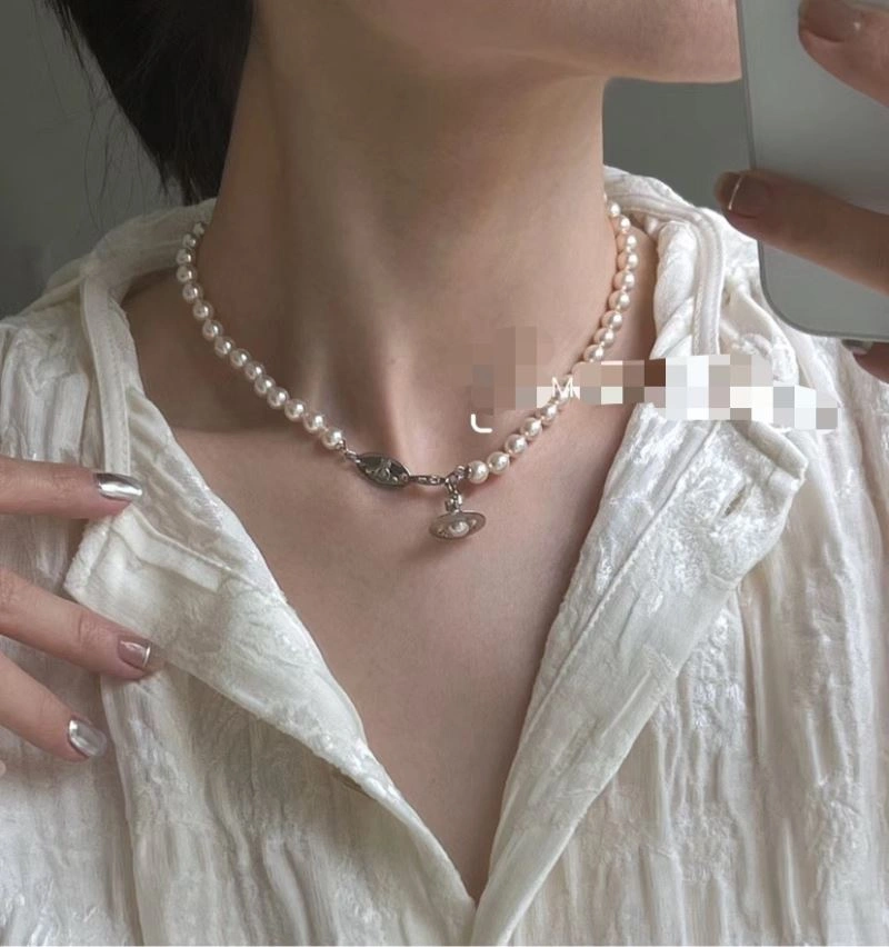 Cut-rate Vivienne Westwood Necklaces