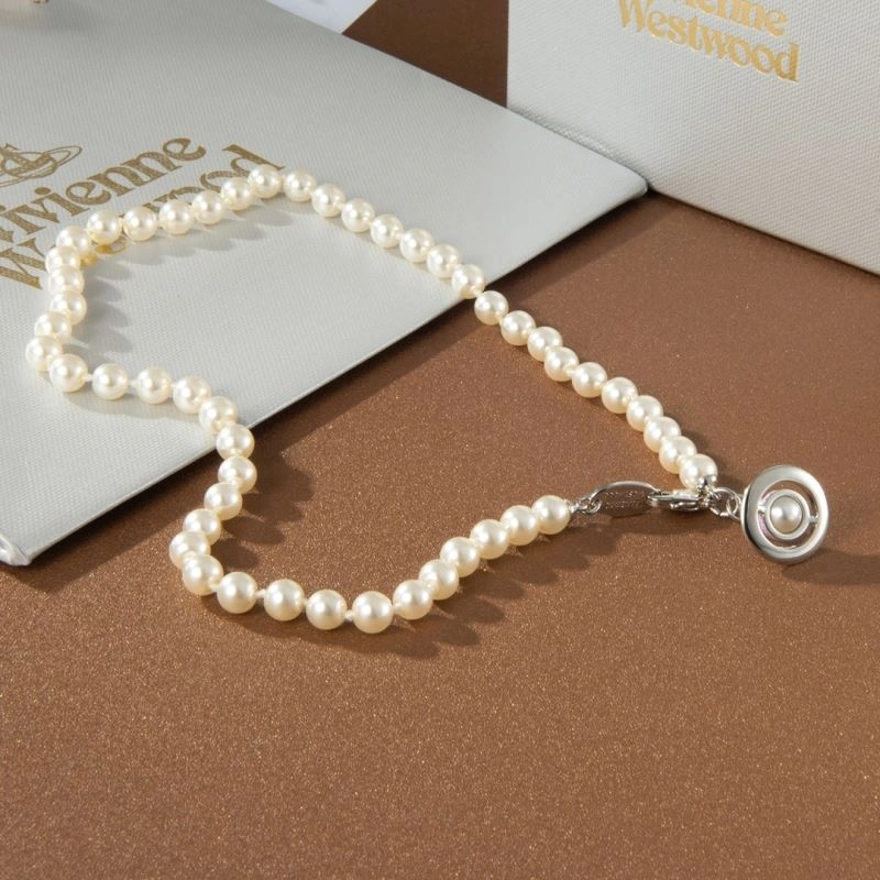 Cut-rate Vivienne Westwood Necklaces