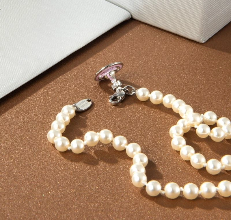 Cut-rate Vivienne Westwood Necklaces