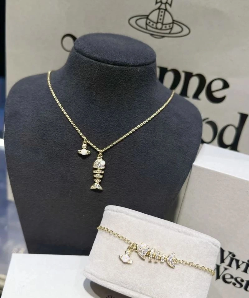 Low-cost Vivienne Westwood Necklaces