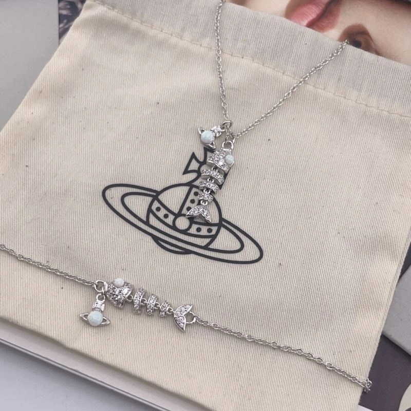Low-cost Vivienne Westwood Necklaces
