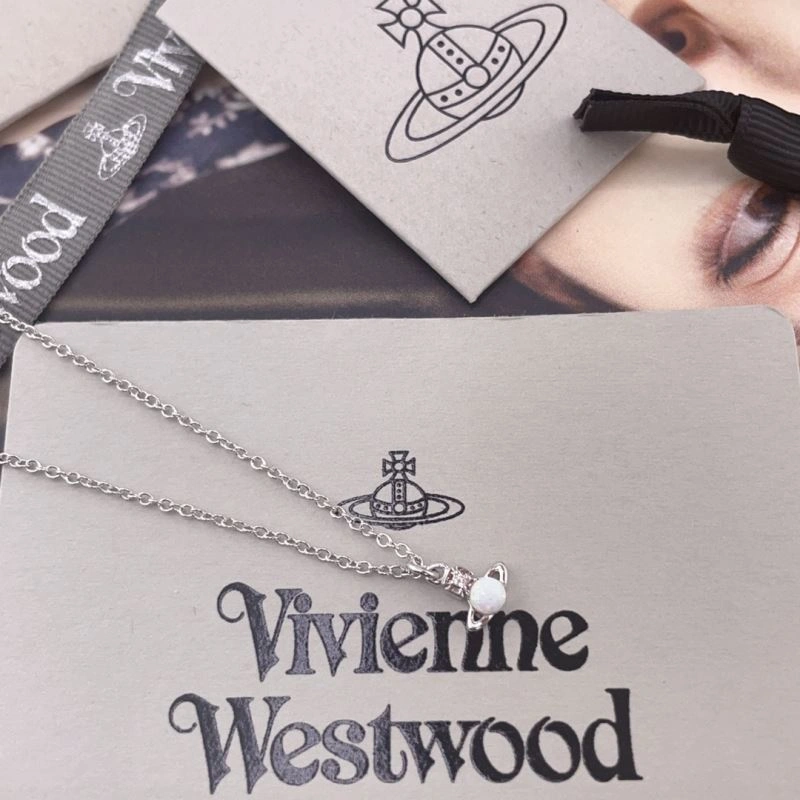 Low-cost Vivienne Westwood Necklaces