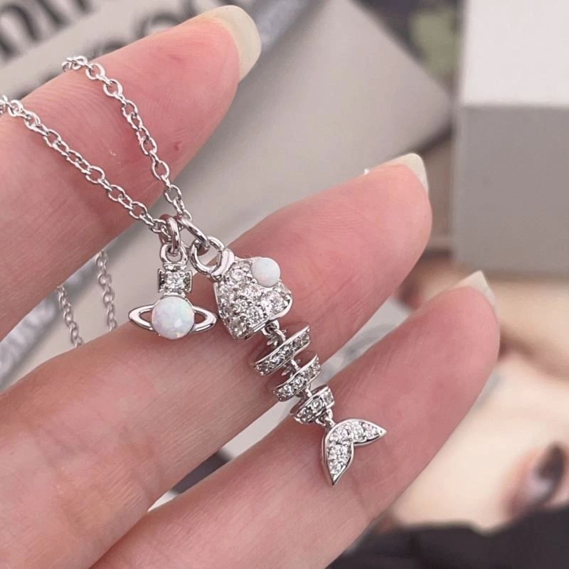 Low-cost Vivienne Westwood Necklaces