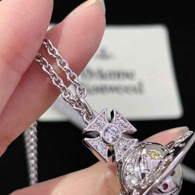 Bargain Vivienne Westwood Necklaces