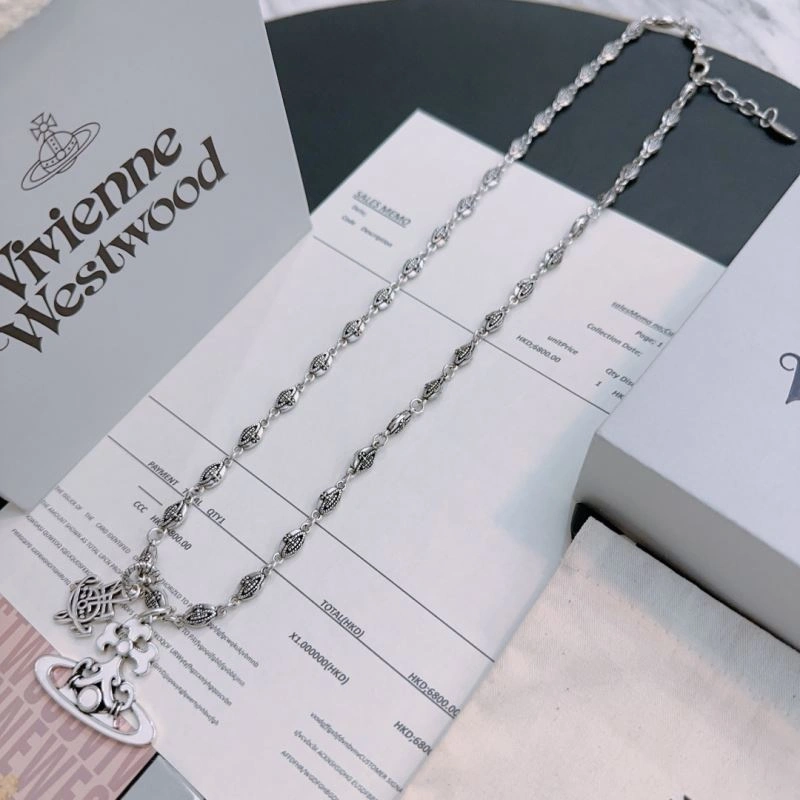 Accurate model Vivienne Westwood Necklaces