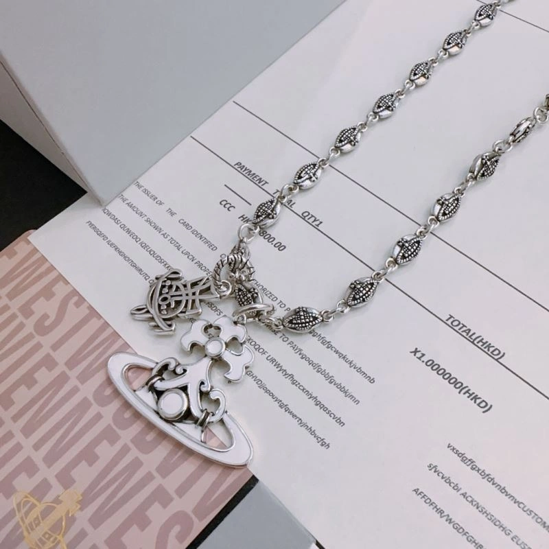 Accurate model Vivienne Westwood Necklaces