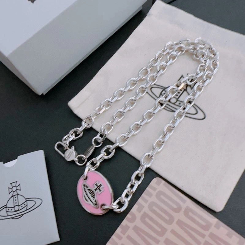 Accurate model Vivienne Westwood Necklaces