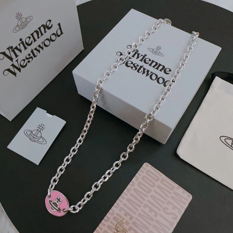 Accurate model Vivienne Westwood Necklaces