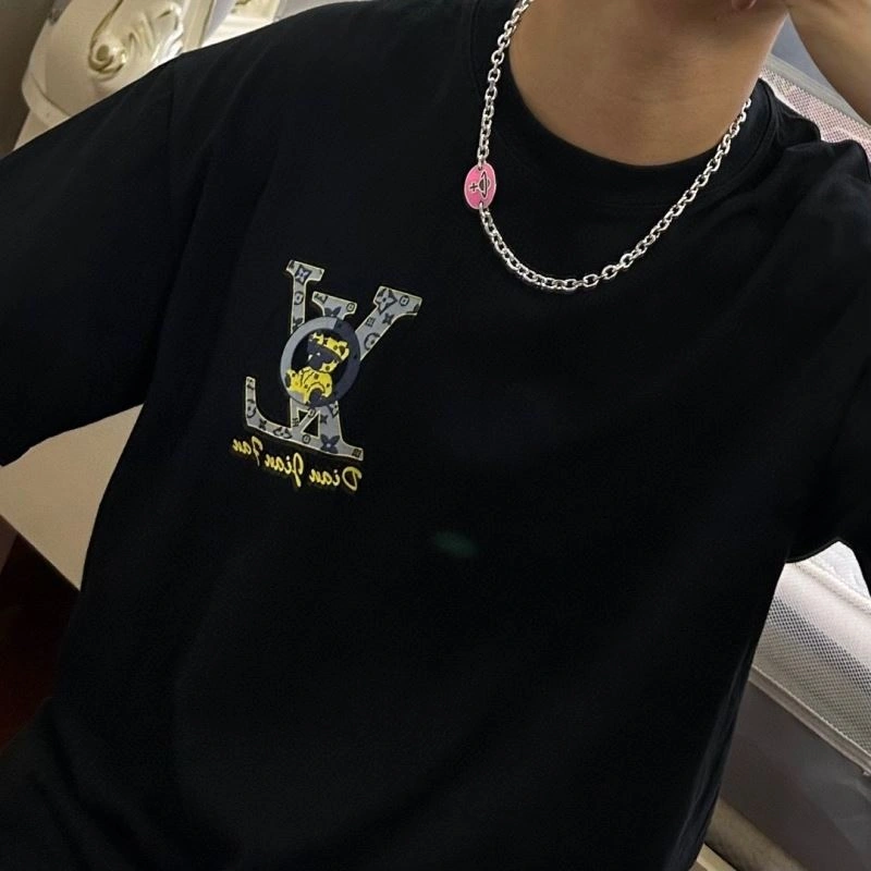 Accurate model Vivienne Westwood Necklaces
