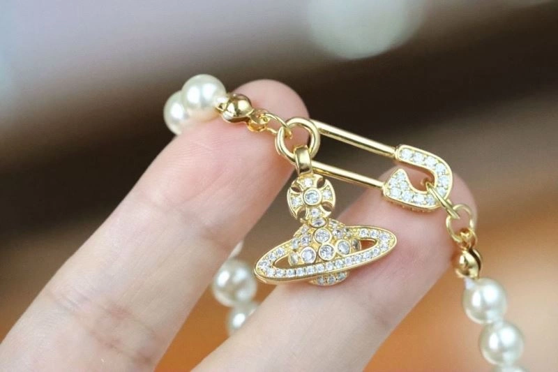 Brand-original Vivienne Westwood Necklaces