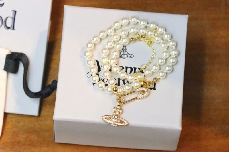 Brand-original Vivienne Westwood Necklaces