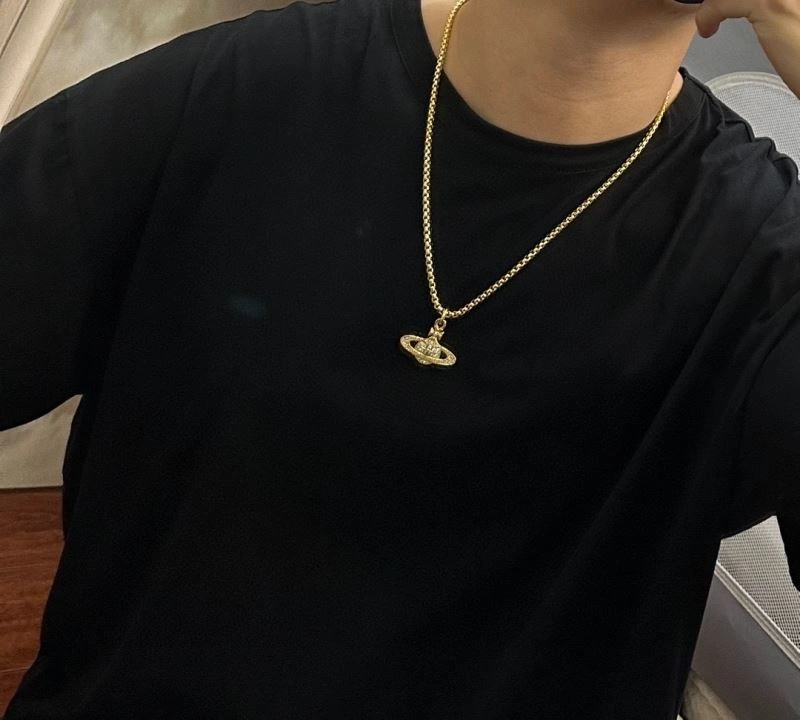 Bargain Vivienne Westwood Necklaces