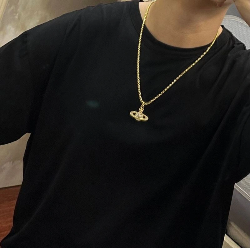 Bargain Vivienne Westwood Necklaces