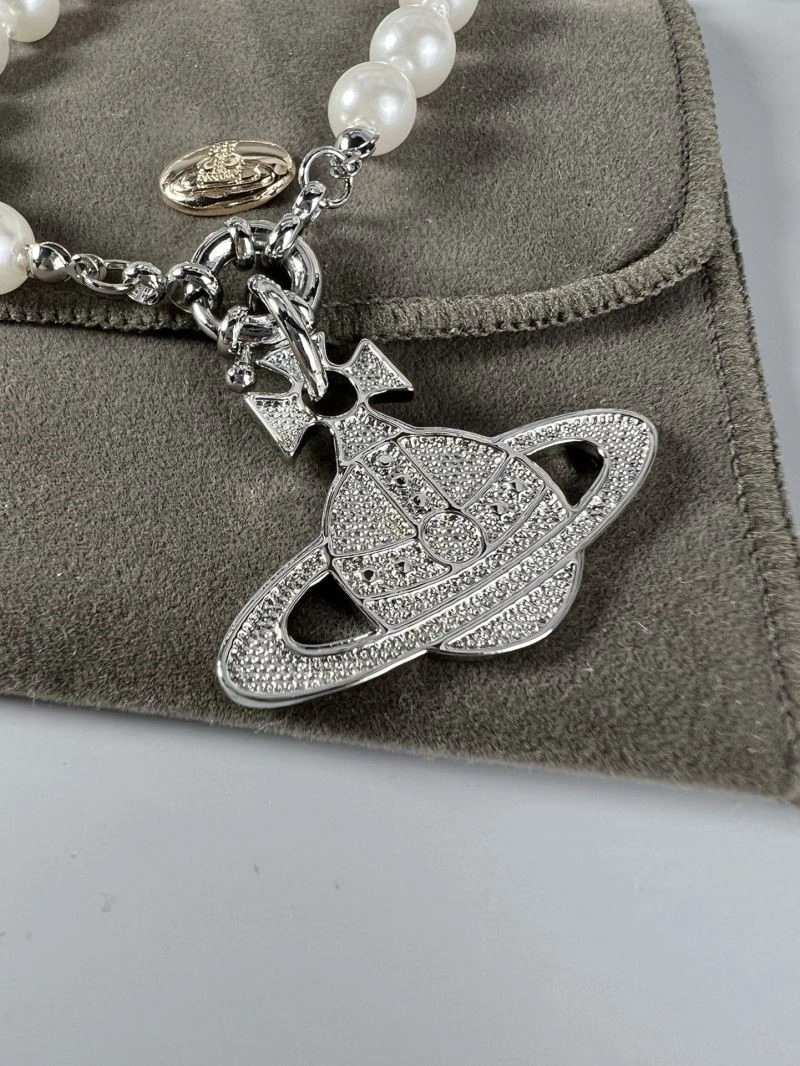 Top mirror Vivienne Westwood Necklaces