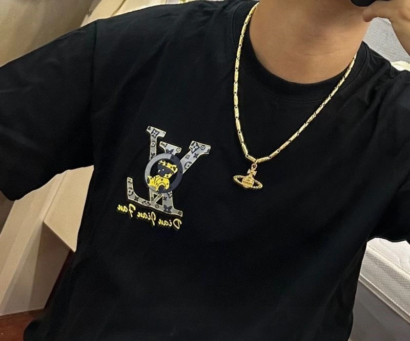 Reasonably priced Vivienne Westwood Necklaces