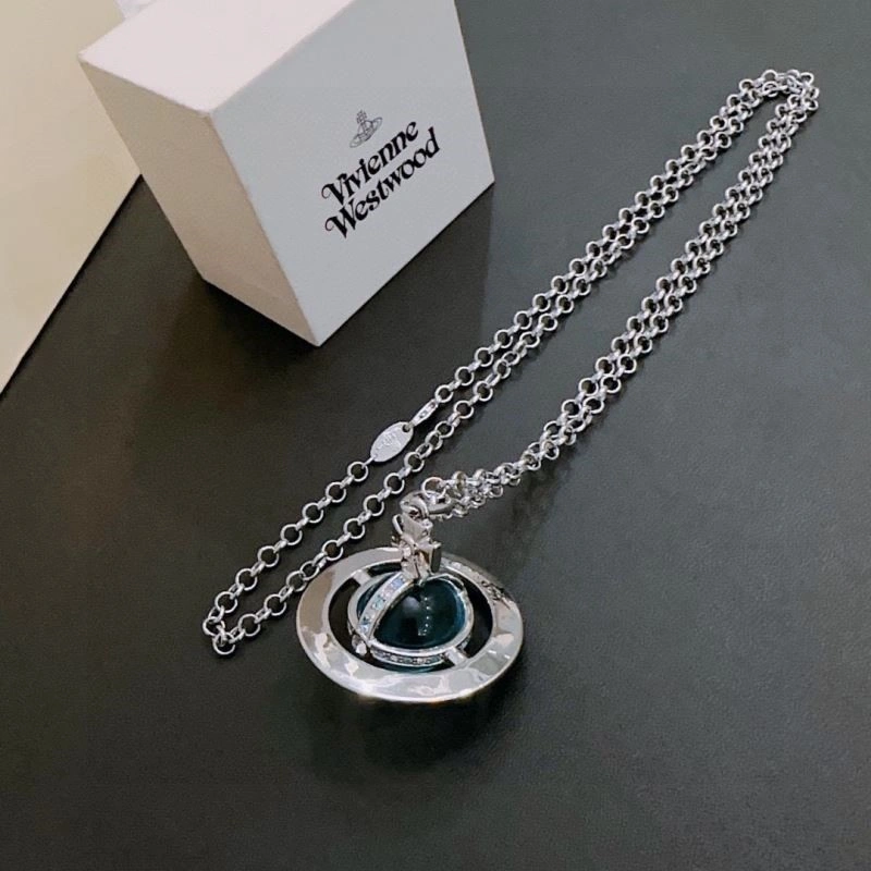 Accurate model Vivienne Westwood Necklaces