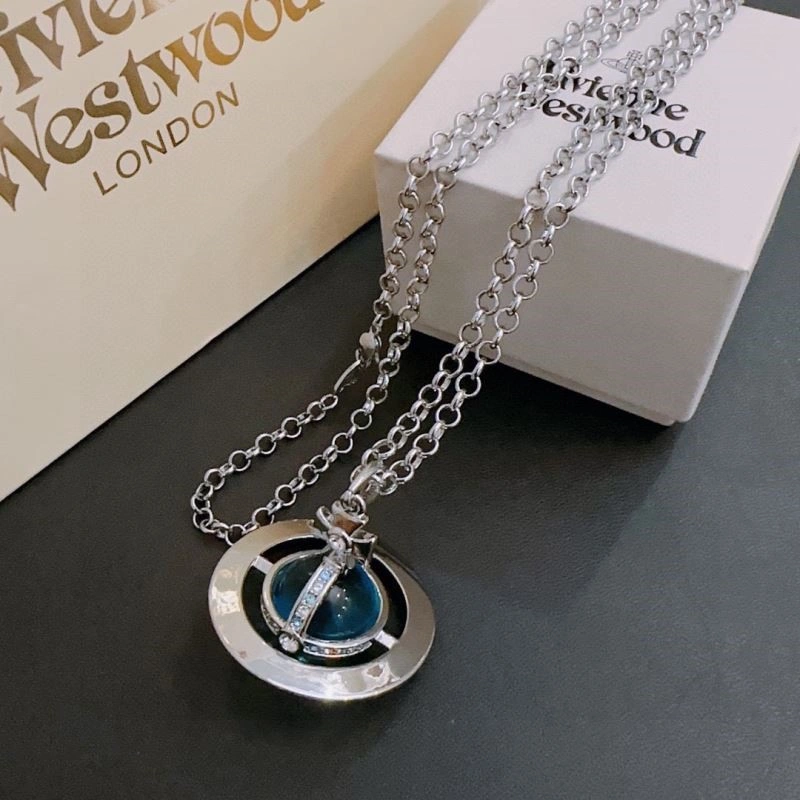 Accurate model Vivienne Westwood Necklaces