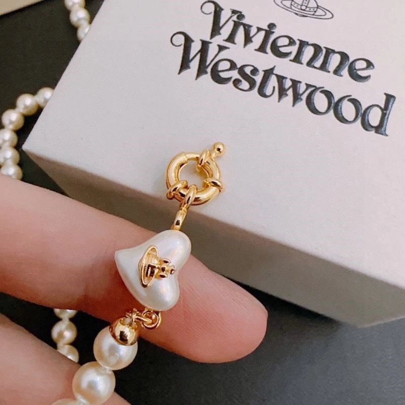 Low-cost Vivienne Westwood Necklaces