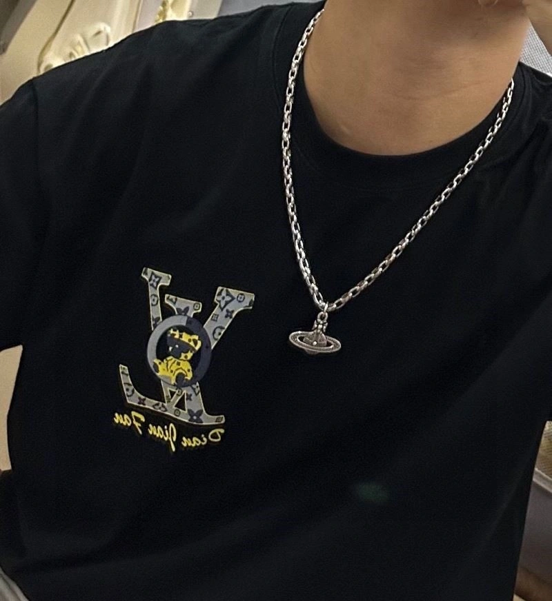 Low-cost Vivienne Westwood Necklaces