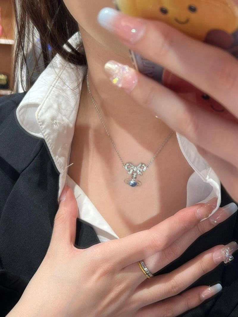 Top mirror Vivienne Westwood Necklaces