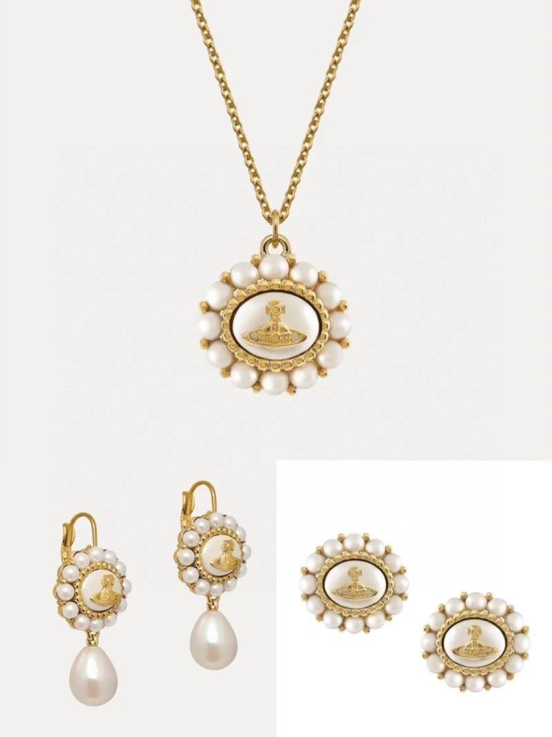 Discounted Vivienne Westwood Necklaces