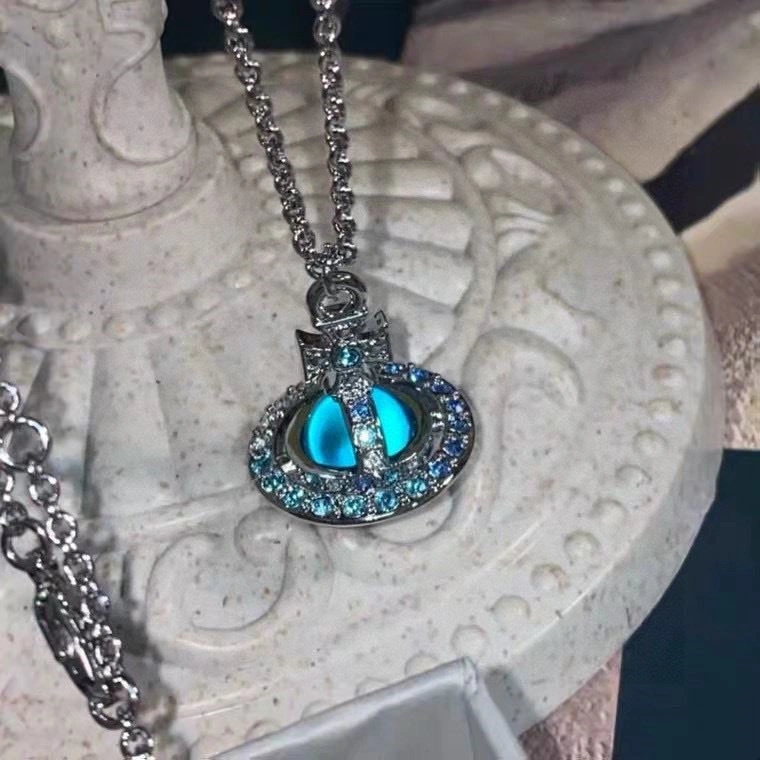 Low-cost Vivienne Westwood Necklaces