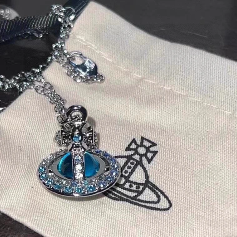 Low-cost Vivienne Westwood Necklaces