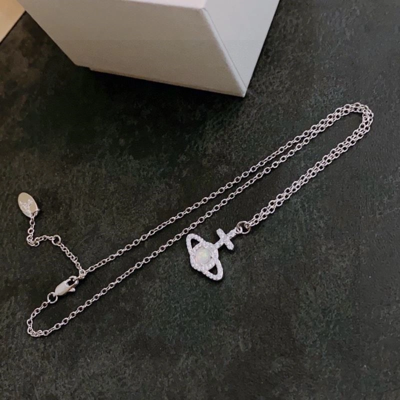 Cut-rate Vivienne Westwood Necklaces