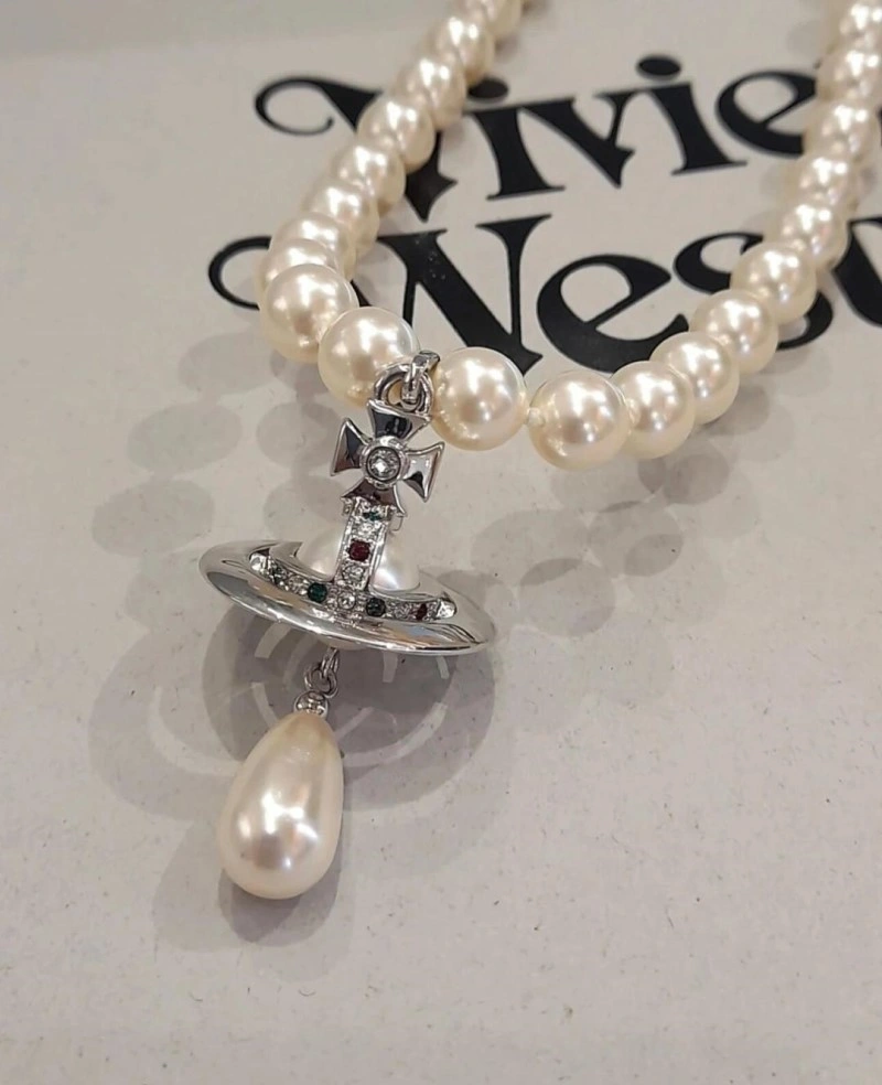 Low-cost Vivienne Westwood Necklaces
